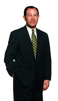 Former Cargill Inc. CEO and university alumnus Warren Staley receives ...