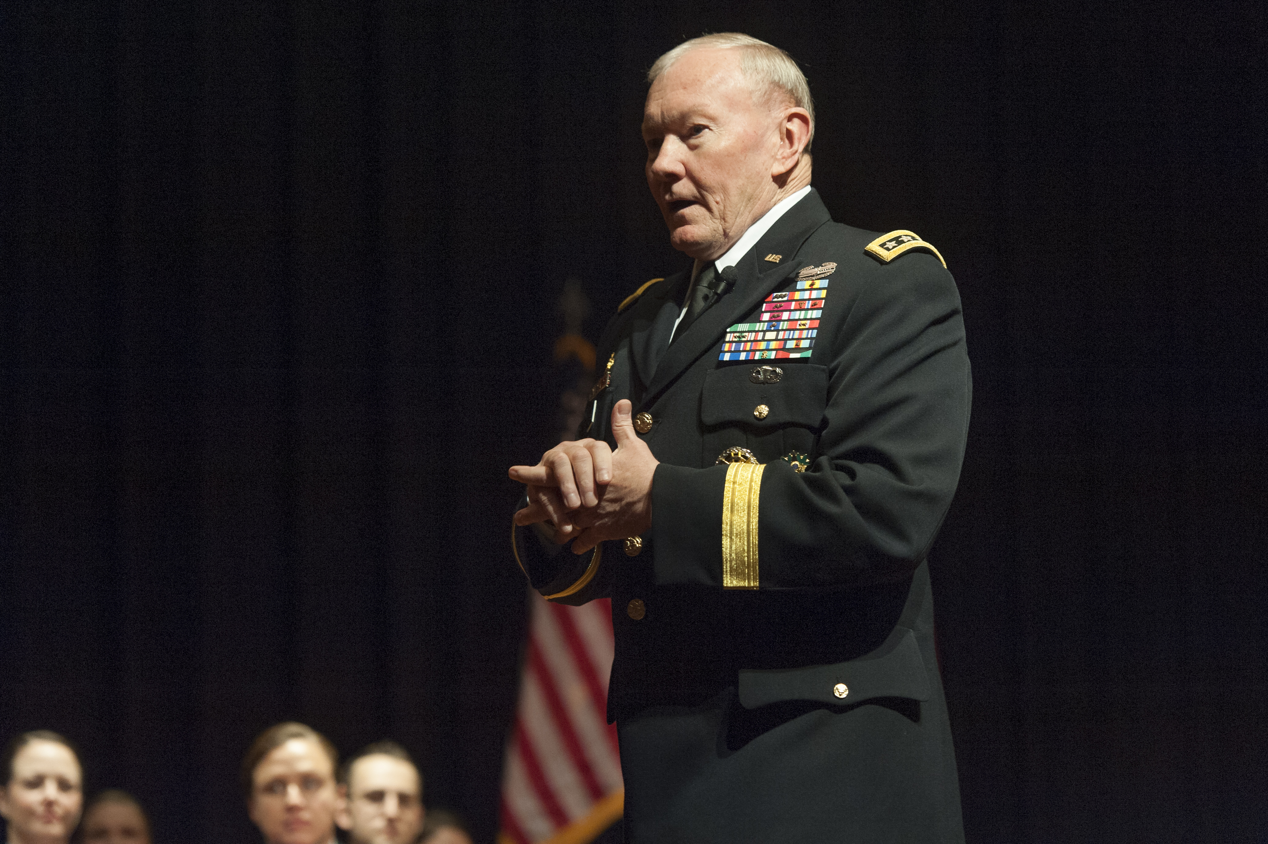 General Dempsey assists with Kansas State University's ROTC ...