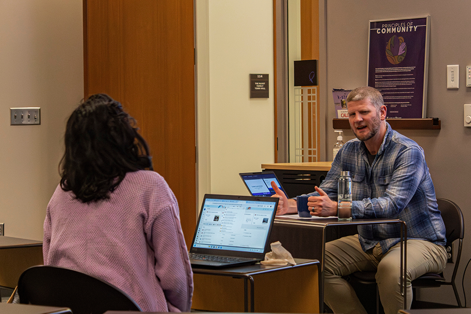 Faculty workshops help integrate applied learning into courses